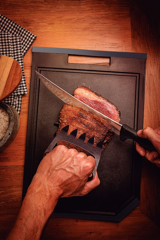 Tabla de Corte Tramontina Churrasco Black en Polipropileno Negro 43x30 Cm - Casa Tramontina