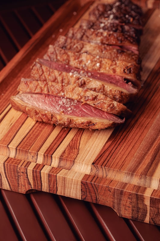 Tabla De Madera Con Relieve Y Asas Tramontina 40x30 Cm - Casa Tramontina